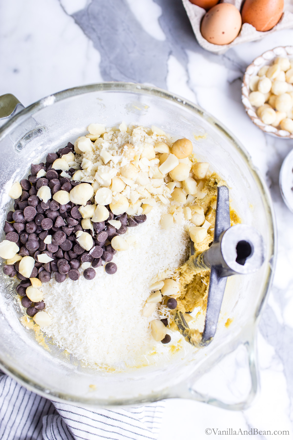 Coconut & Macadamia Nut Cookies (Royale Cookies)