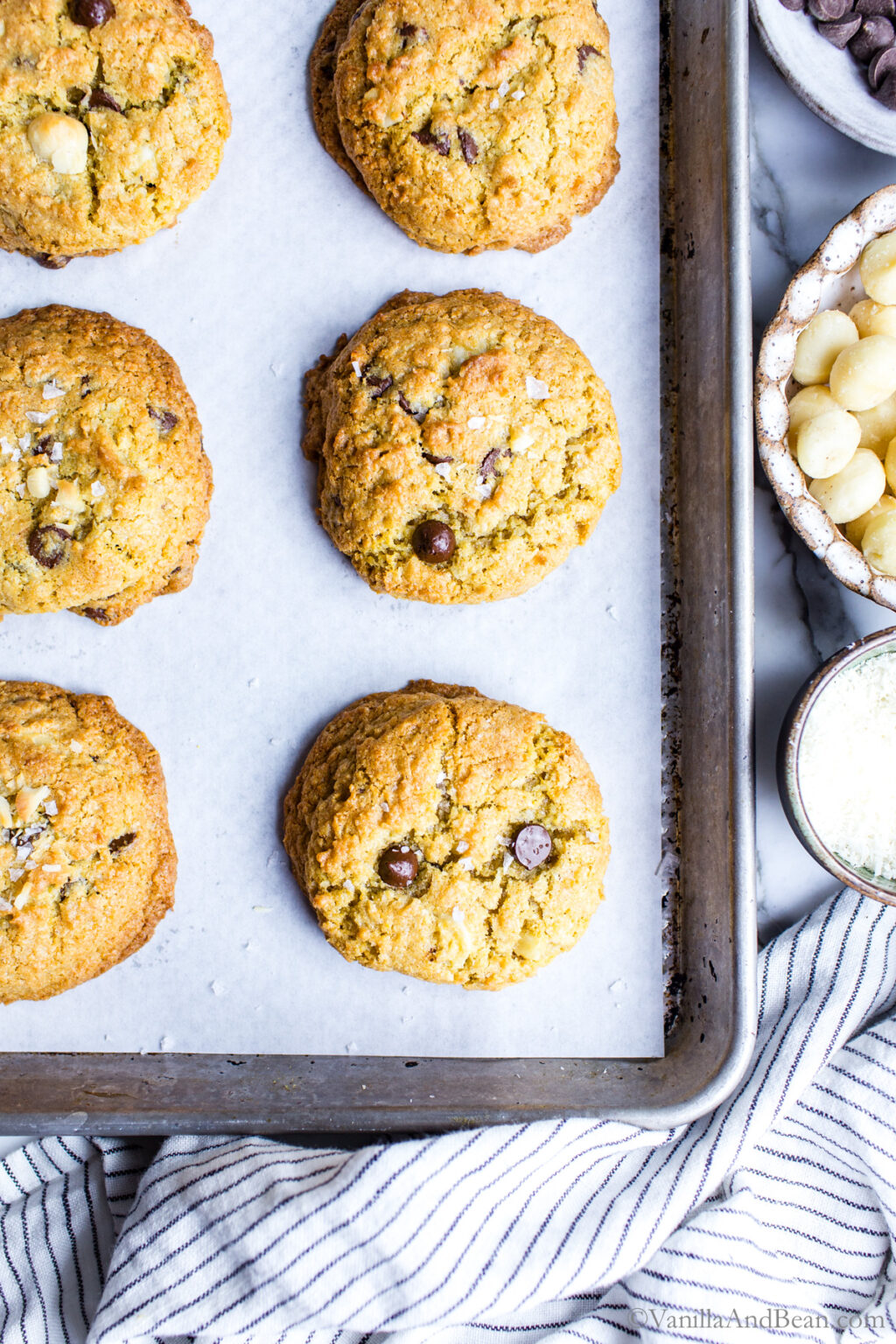 Coconut & Macadamia Nut Cookies (Royale Cookies)
