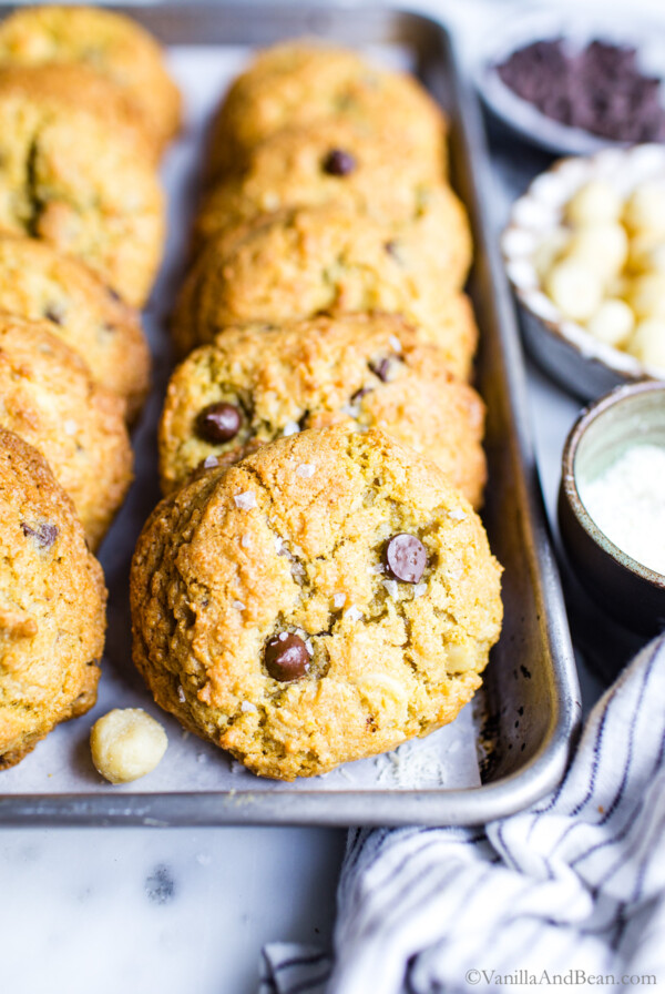 Coconut & Macadamia Nut Cookies (Royale Cookies)