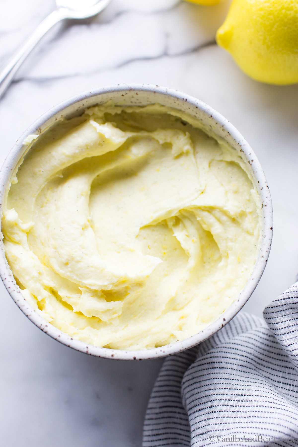 10 Minute Luscious Lemon Cream Cheese Frosting