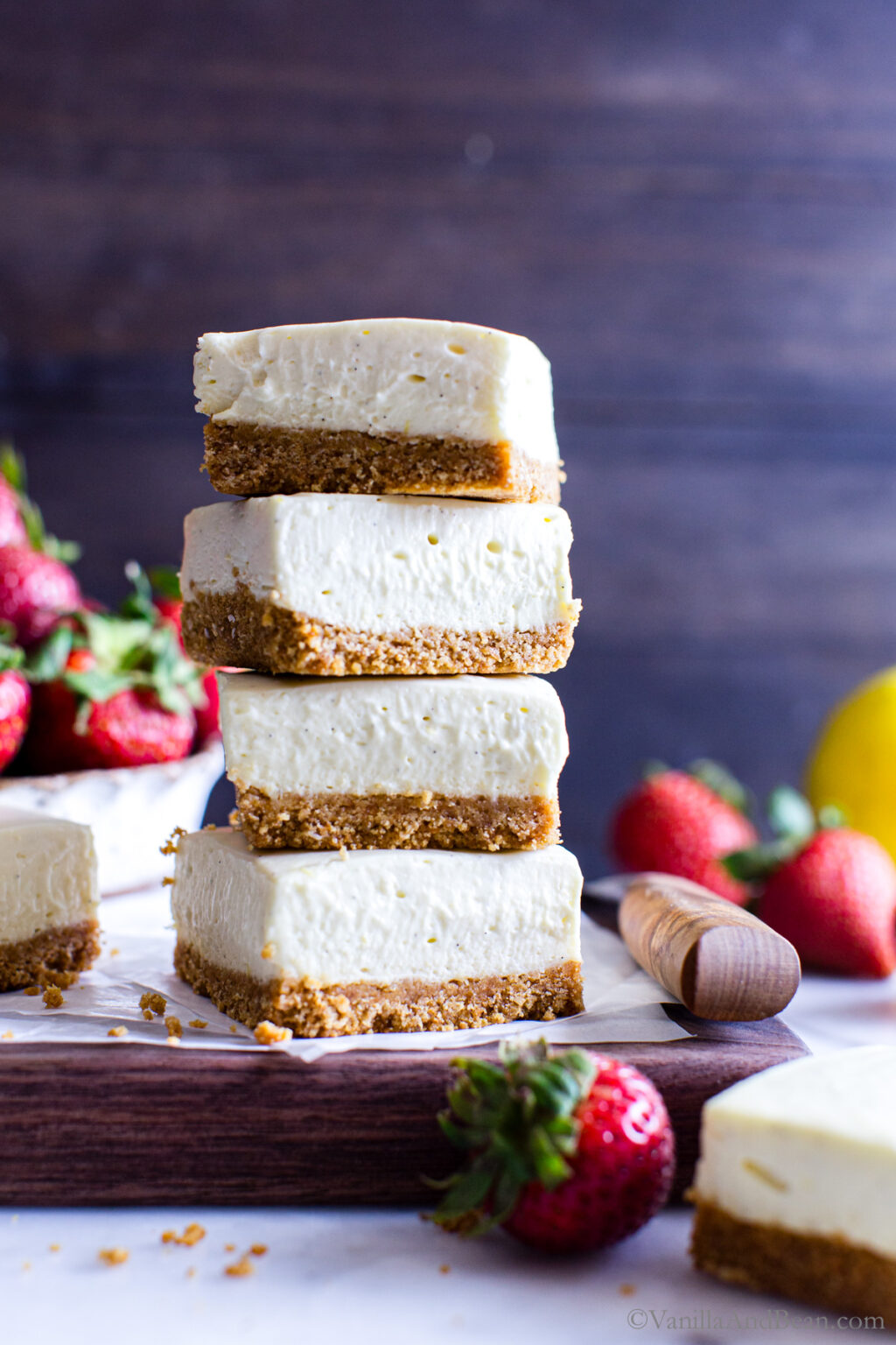 Chilled Cheesecake Bars with No Bake Filling